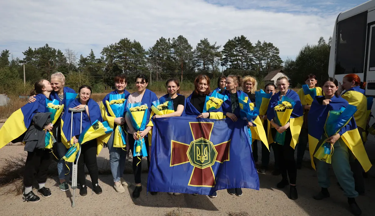 49 Tawanan Perang Ukraina Kembali dari Rusia - Foto Liputan6.com