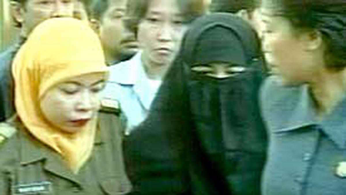 Istri Noordin M. Top Didakwa Memalsukan Dokumen - News Liputan6.com