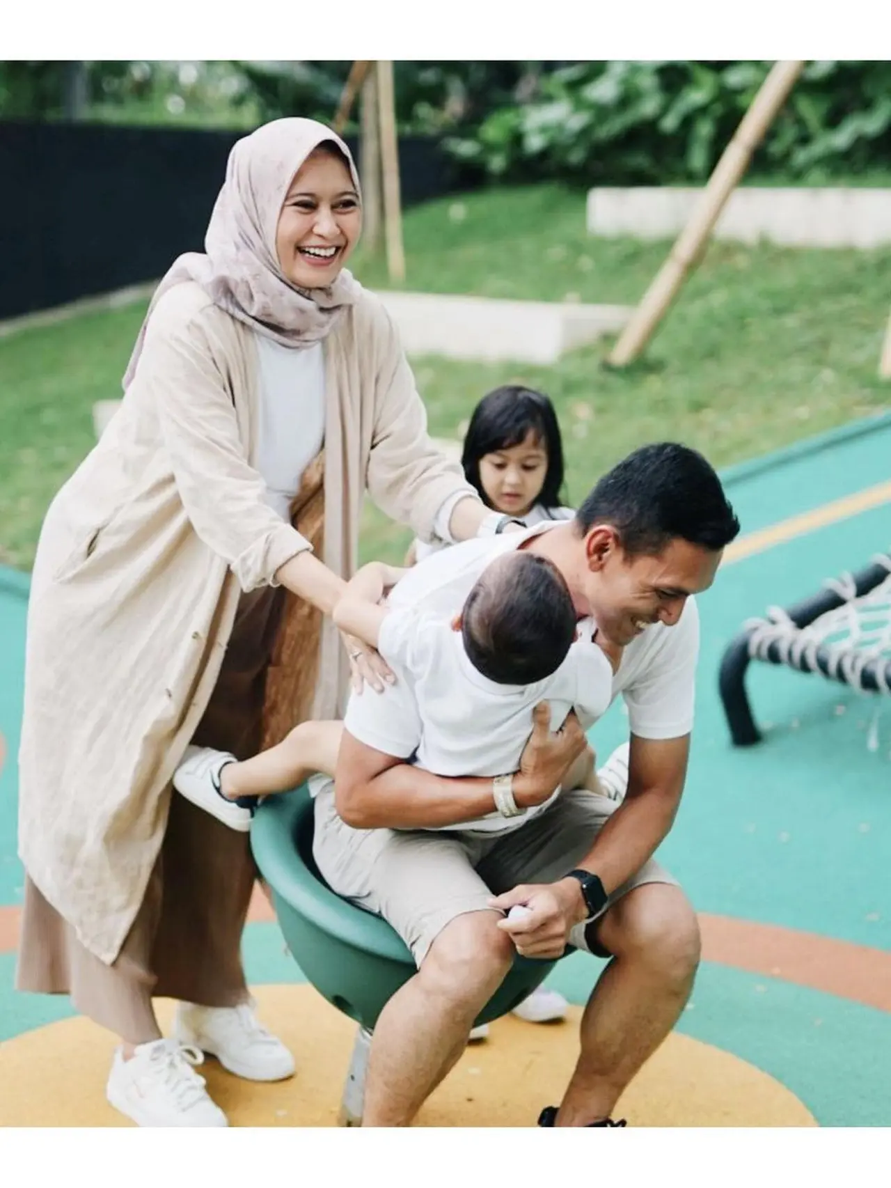 Jian Batari Lahirkan Anak Ketiga, Ini 6 Potret Perjalanan Kehamilan ...