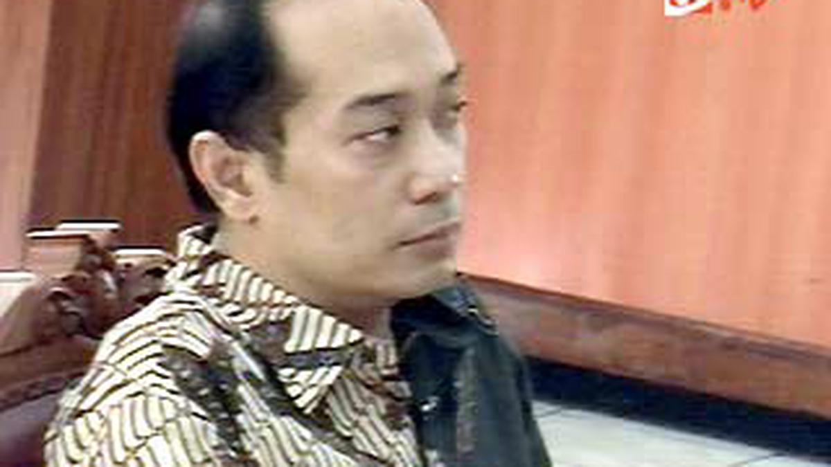Adjie Notonegoro Dituntut Enam Bulan