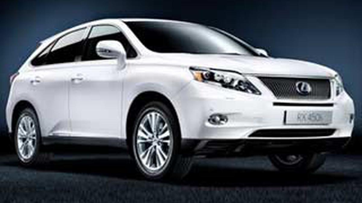 Lexus Luncurkan Empat Varian Terbaru