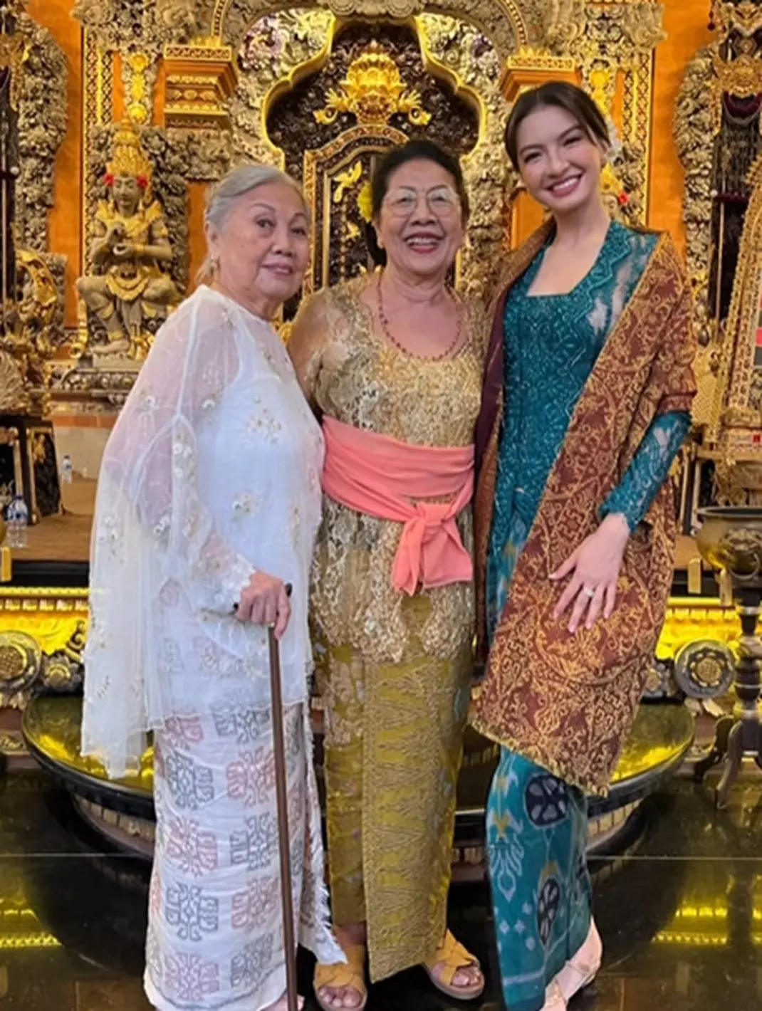 6 Potret Cantik Raline Shah Bak Gadis Bali Kenakan Kebaya Semi ...