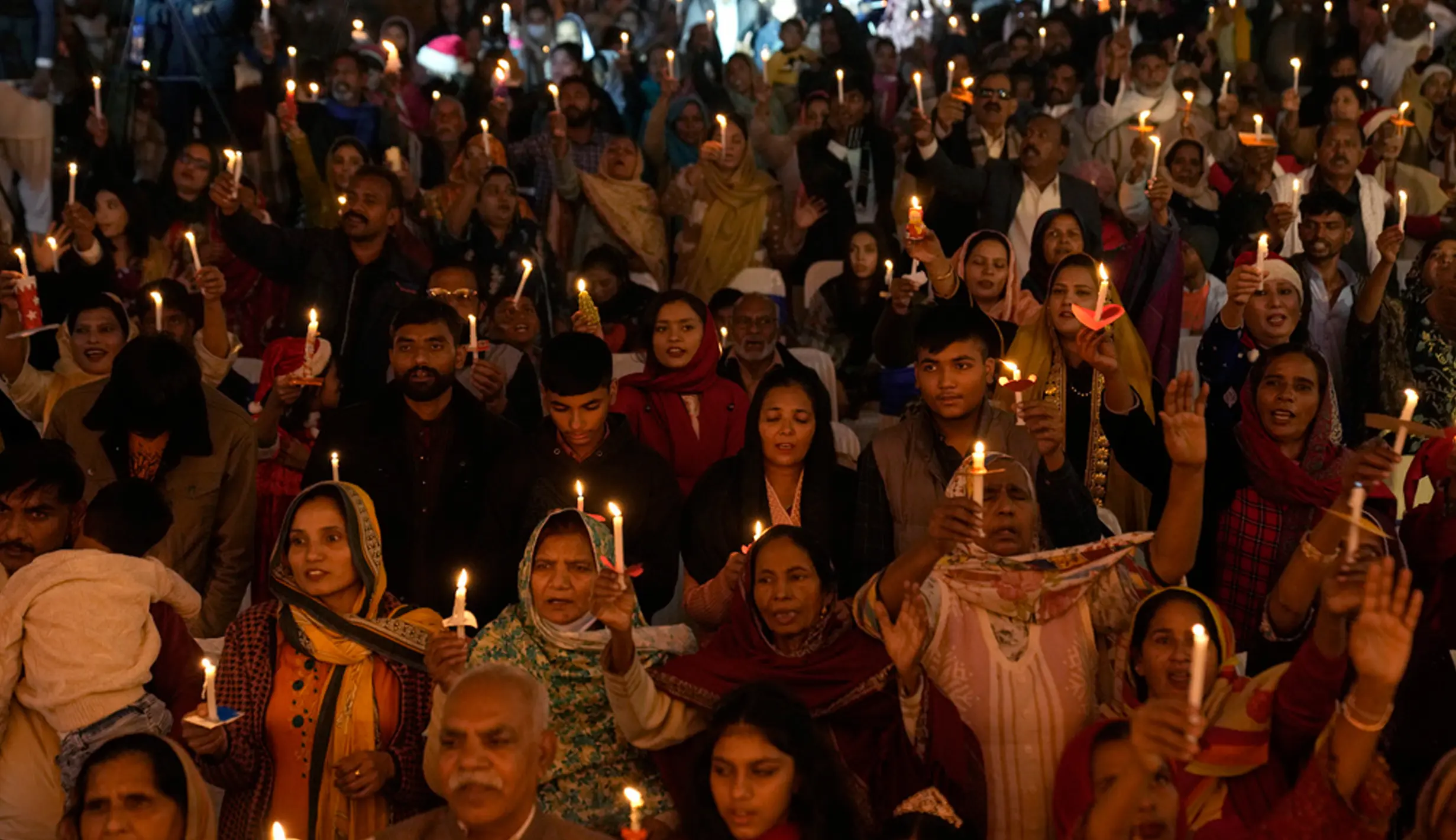 Kebaktian Perayaan Natal Umat Kristen Pakistan - Foto Liputan6.com
