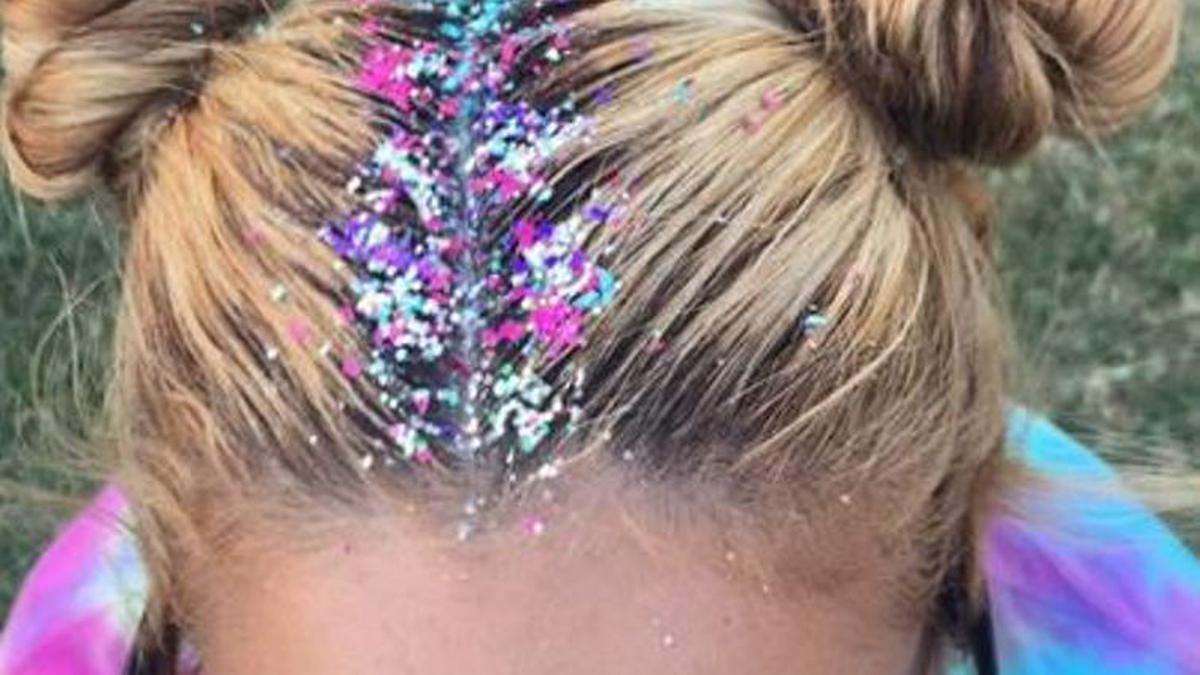 Glitter Roots, Tren Rambut yang Lebih Mirip Ketombe Warna-warni