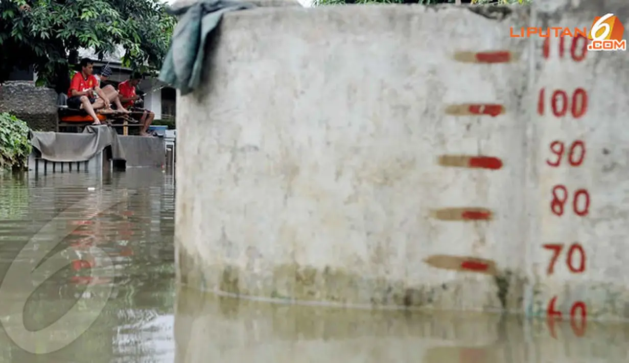 [FOTO] Kali Angke Siaga I, Ciledug Indah Banjir - Foto Liputan6.com