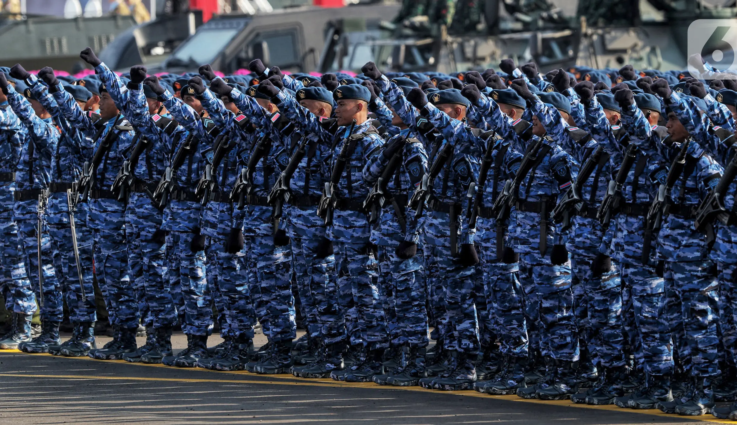 FOTO: 6.806 Prajurit Gabungan Ikuti Parade Upacara HUT ke-74 TNI - Foto ...