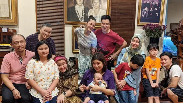 Melewatkan Mudik, Ini Potret 6 Keluarga Seleb Rayakan Lebaran di Rumah ...