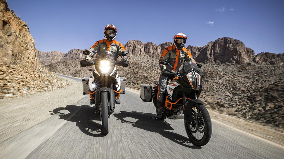 Apa Bedanya Motor Adventure, Dual-Sport, dan Enduro? - Berita Otosia.com