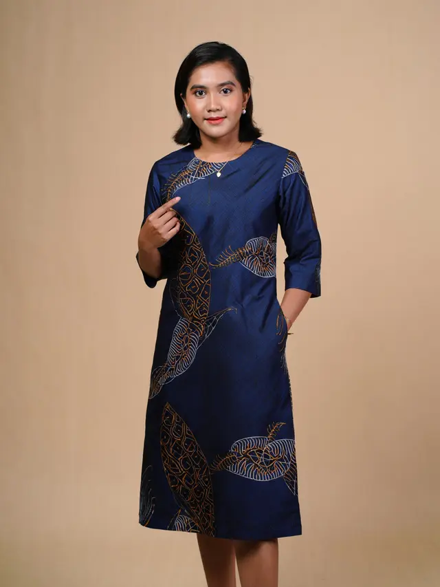 10 Model Dress Batik Orang Tua Wanita, Anggun dan Cocok untuk Segala Acara
