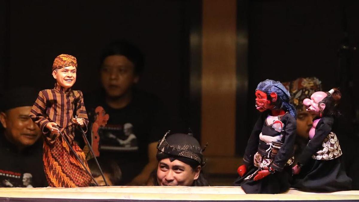 Angkat Seni Wayang Golek, Ganjar Muda Padjajaran Lestarikan Budaya ...