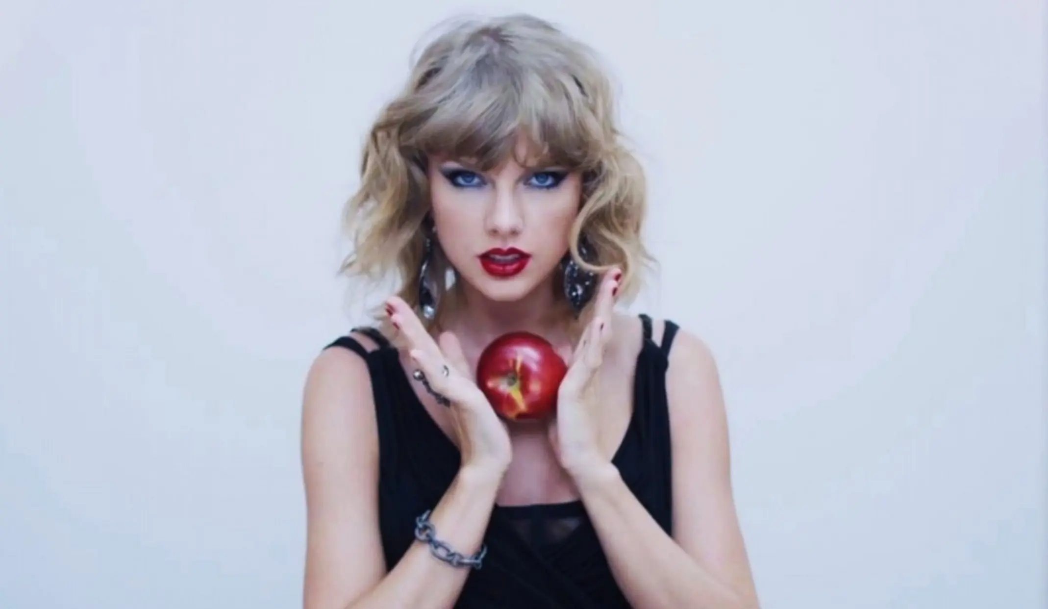 Kisah Cintanya Terus Diejek, Taylor Swift Sangat Kesal - ShowBiz ...