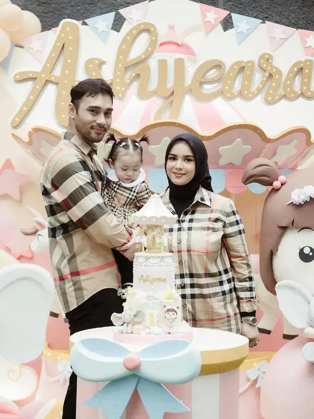 6 Potret Megantara Rayakan Ultah Pertama Buah Hati, Umumkan Istri Hamil Anak Kedua - Hot ...