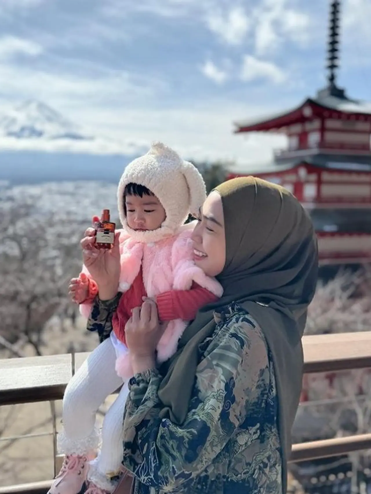 Ria Ricis Resmi Menjanda, Ini 8 Potret Sang Artis dengan Senyum Khasnya ...