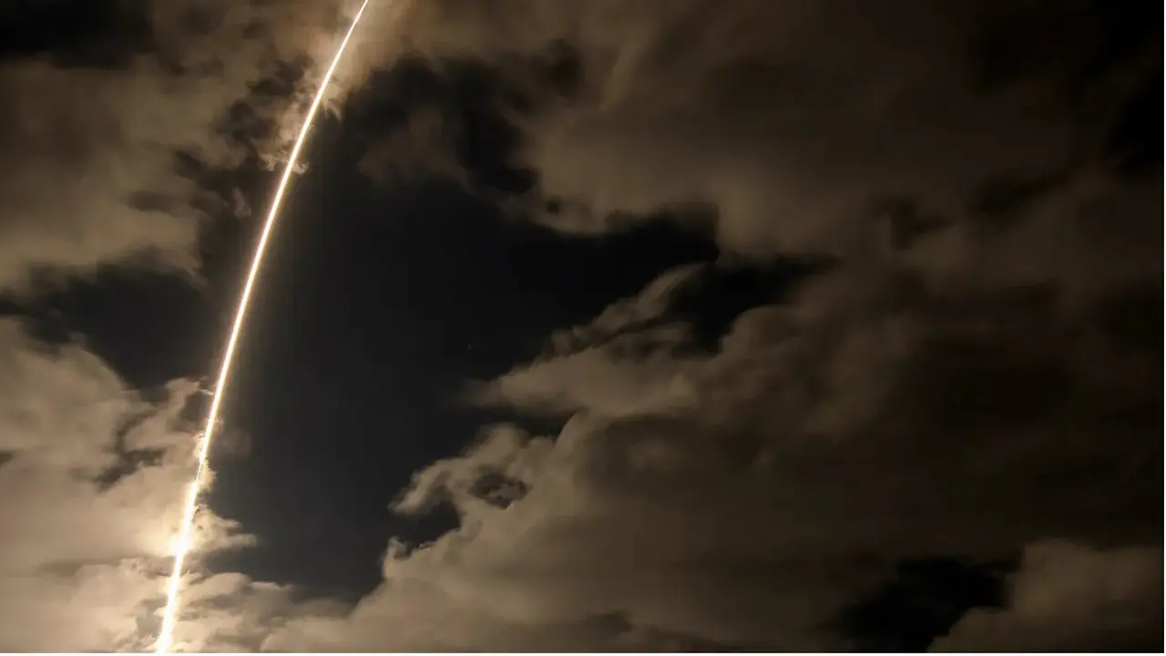 Garis Mirip Laser Hijau Terang Melintasi Langit Malam Hawaii, Fenomena ...