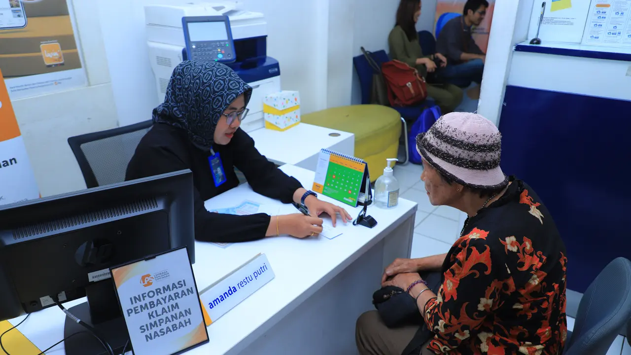 LPS Bayar Klaim Penjaminan Simpanan Tahap I BPR EDCCash ke 431 Nasabah ...