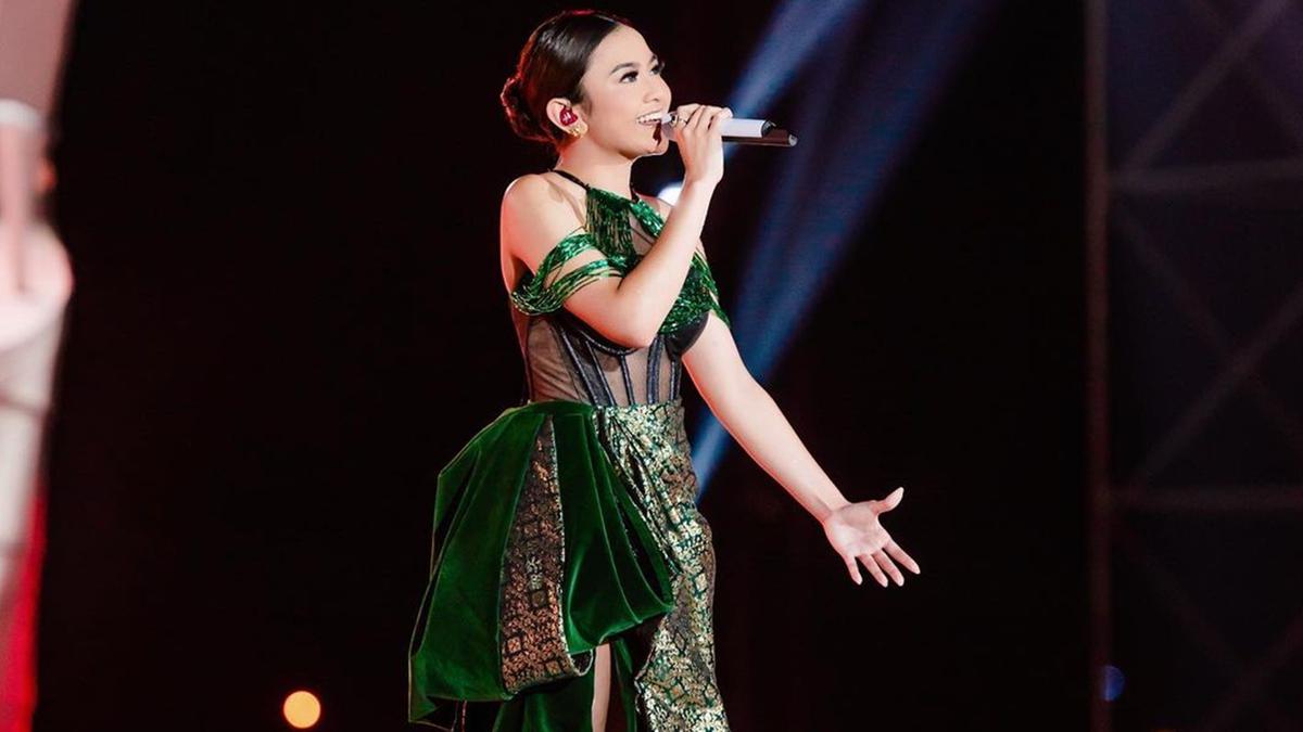 Gaya Mahalini Raharja di Atas Panggung, Selalu Tampil Memukau - Foto ...