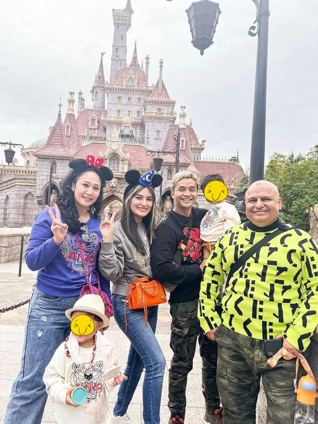 6 Potret Angbeen Rishi dan Adly Fairuz Liburan ke Jepang, Penampilannya Curi Perhatian - Hot ...