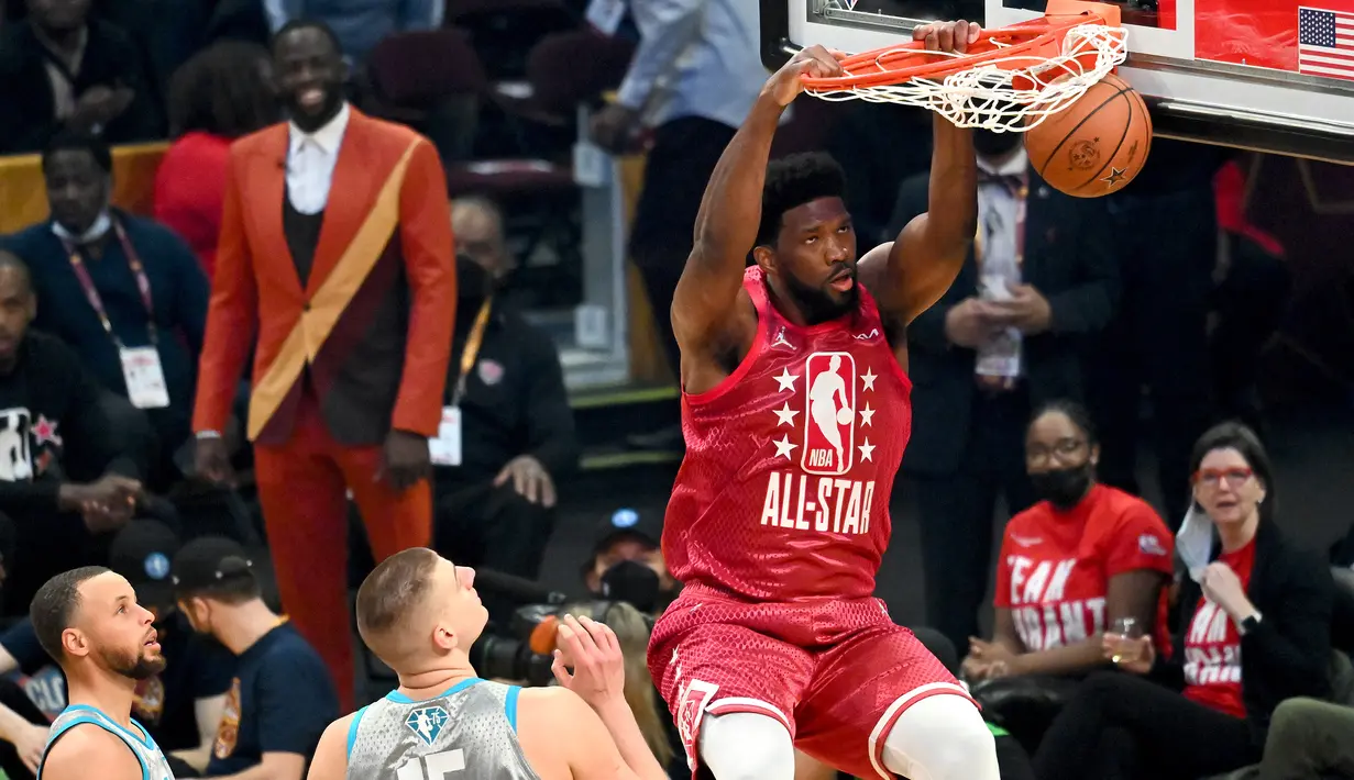 Foto: Sihir 16 Lemparan Tiga Angka Stephen Curry Bawa Tim Lebron Sikat ...