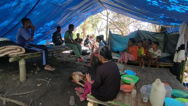 Erupsi Gunung Lewotobi Pengungsi Kekurangan Makanan Dan Tikar