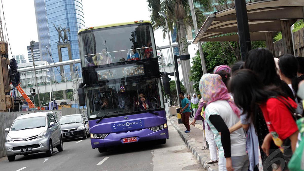 Bus Tingkat Ramai Peminat saat Libur Tahun Baru - Foto Liputan6.com