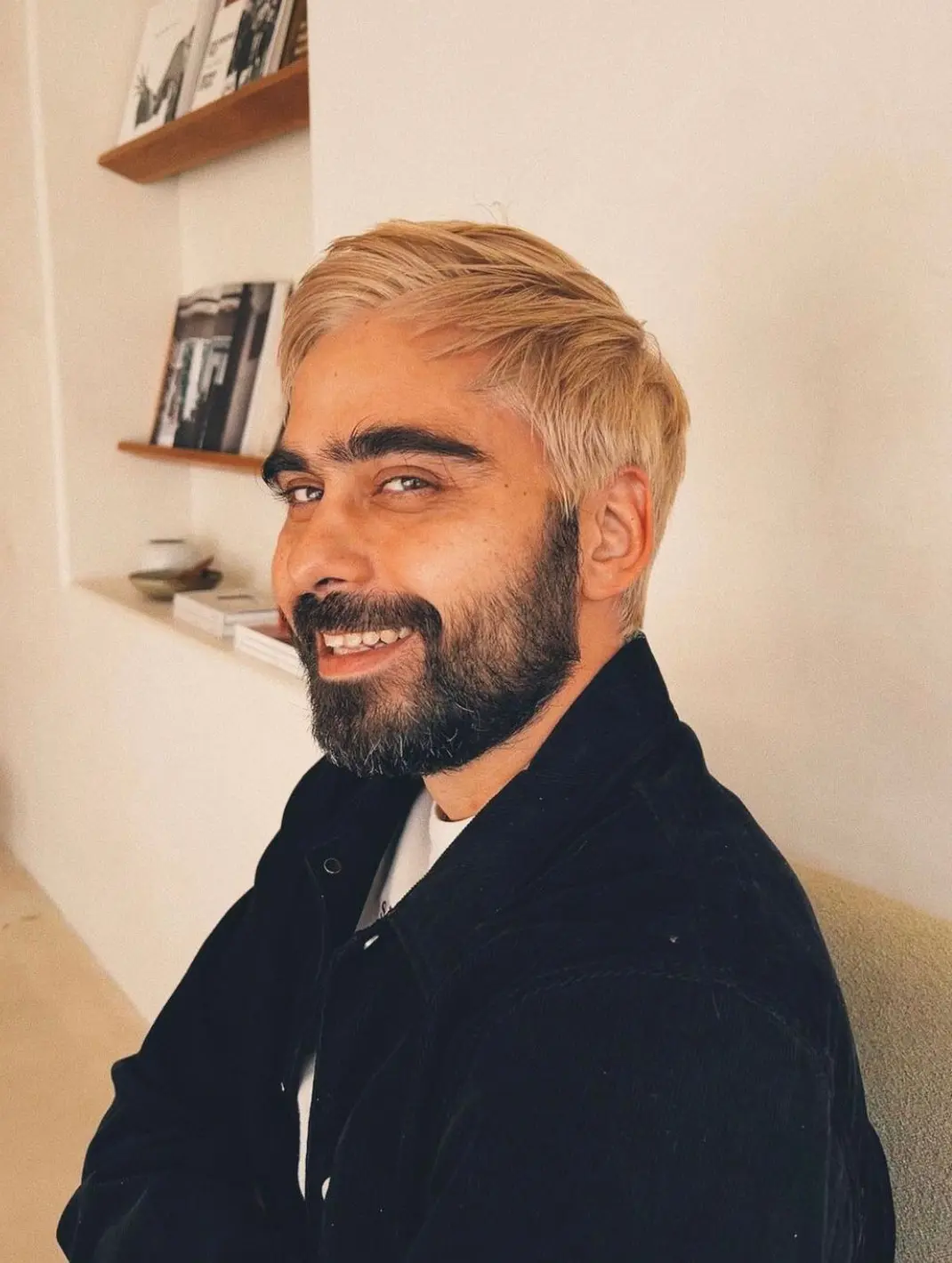 6 Potret Adam Sincalir, Adik Mendiang Ashraf Sinclair yang Banjir Prestasi