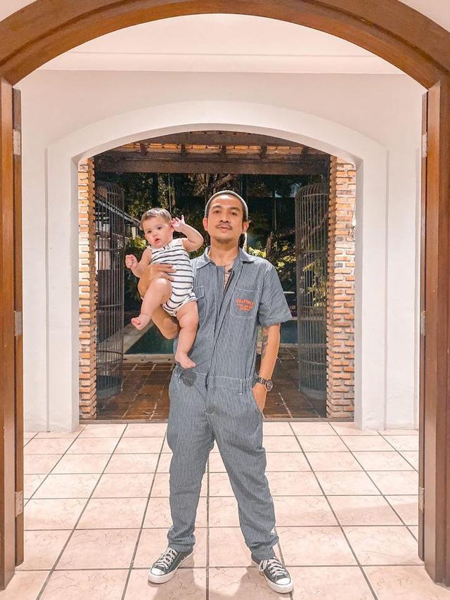 7 Potret Komo Ricky dan Istri Jalani Ramadhan Bersama Buah Hati - Hot ...