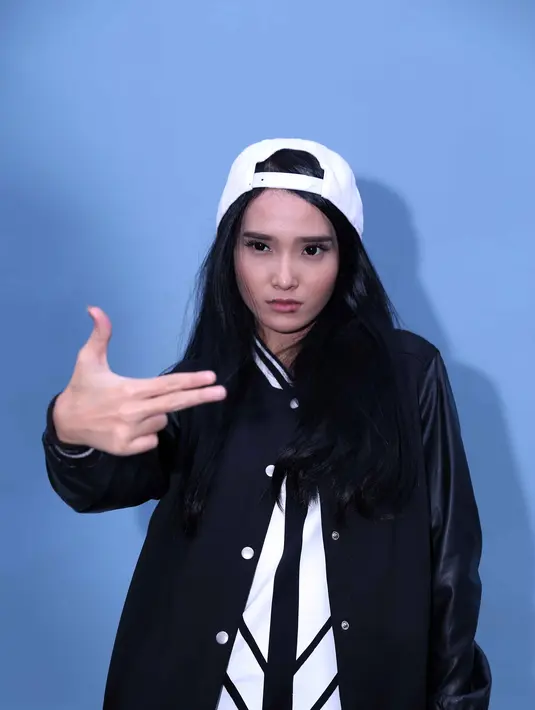 Adila Fitri: Saya Menyukai Gaya ala Rapper - Photo Fimela.com
