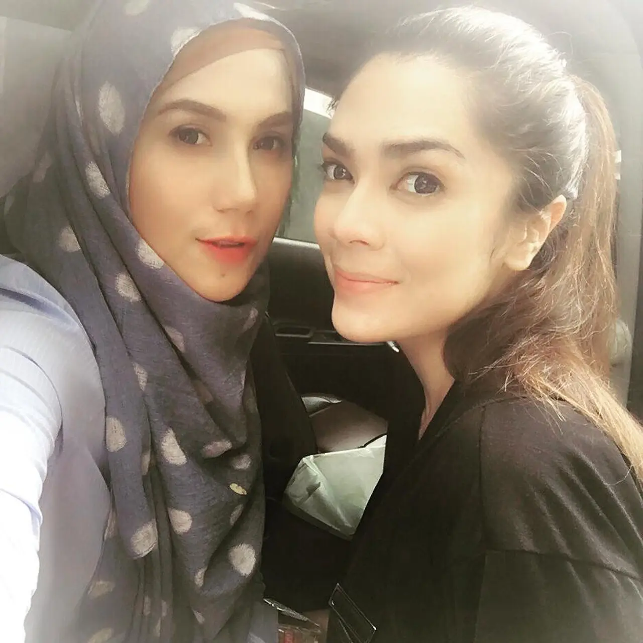 Kenang Sinetron Bidadari, Ini 6 Potret Persahabatan Nova Soraya dan Marini Zumarnis - Hot ...