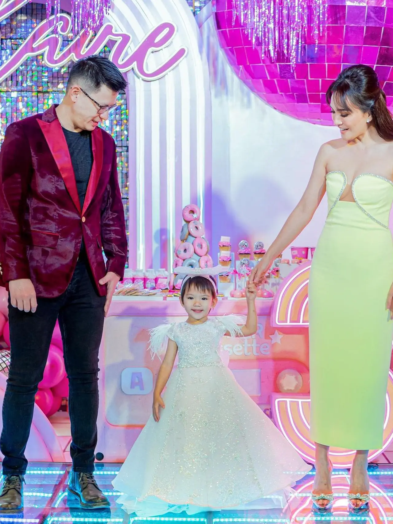 Potret Meriahnya Ulang Tahun Anak Shandy Aulia ke-3, Kuenya Tinggi ...