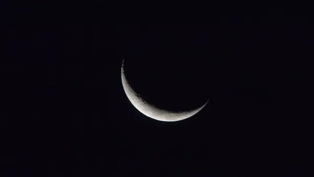 7 Makna Menarik di Balik Mimpi Melihat Bulan Sabit, Simbol Harapan Baru ...