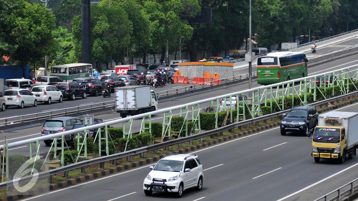 Lalu Lintas Jakarta Akhir Pekan Pagi Ini Terpantau Lancar - News ...