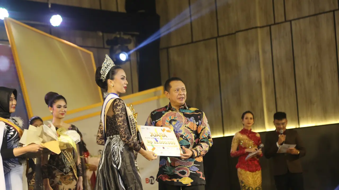 Elisha Lumintang Sukses Sabet Gelar Putri Otonomi Indonesia 2023 - News Liputan6.com