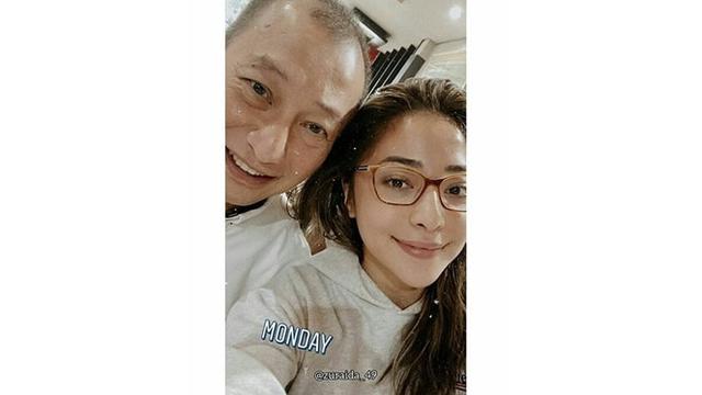 5 Potret Kenangan Nikita Willy saat Bersama Mendiang Sang Ayah - Hot Liputan6.com