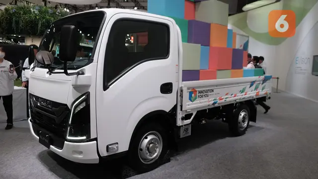 Isuzu Memperkenalkan Truk Listrik Elf dan Giga Fuel Cell di Japan Mobility Show 2023 - Otomotif ...