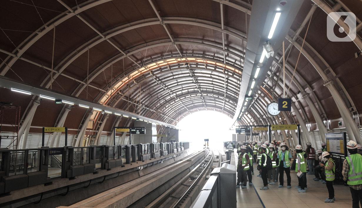 Melihat Lebih Dekat Stasiun LRT Ciliwung - Foto Liputan6.com