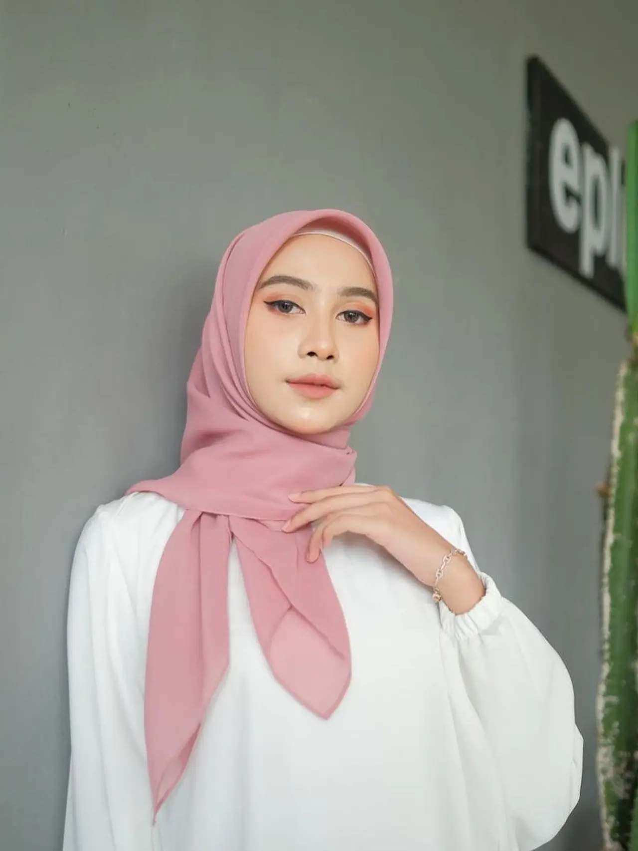 10 Rekomendasi Hijab Polycotton yang Stylish dan Nyaman Dipakai ...