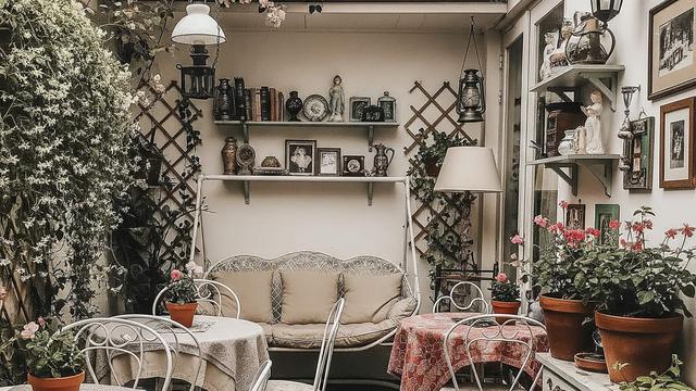 10 Desain Halaman Belakang Rumah Jadi Tempat Ngopi ala Cafe, Estetik ...