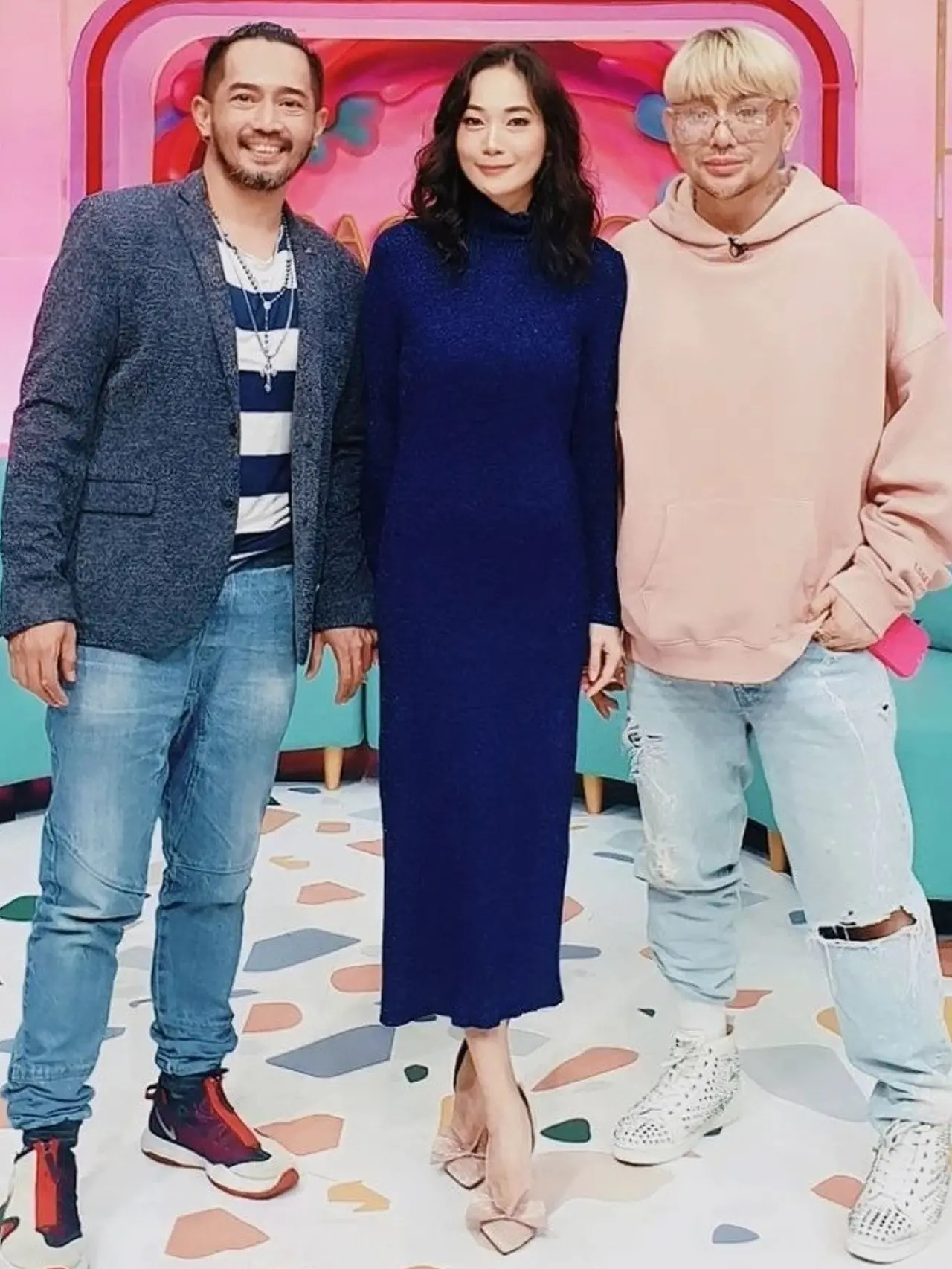 7 Potret Yama Carlos Bareng Pacar Baru Usai Menduda Dua Kali, Siap ...