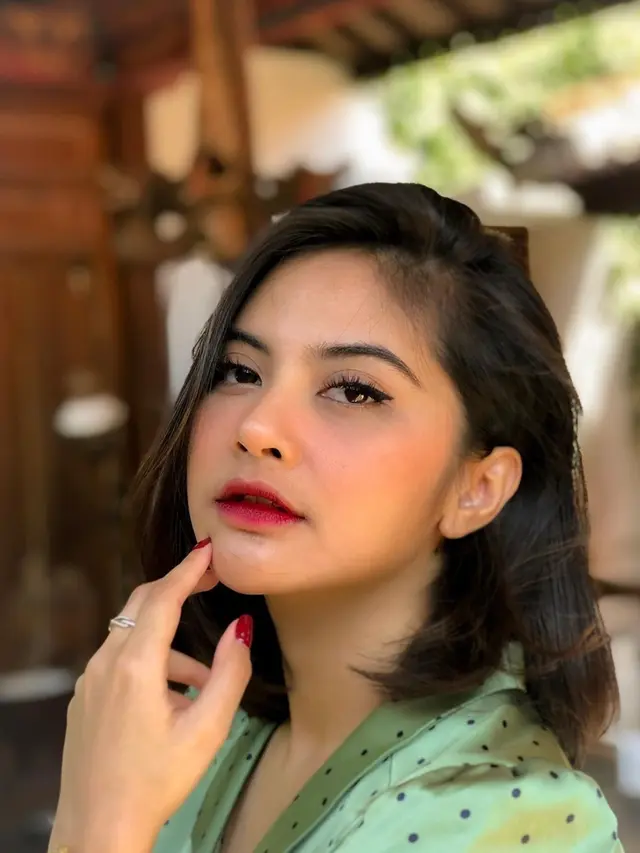 Tiwi Eks T2 Hapus Foto Suami di Instagram, Ini Alasannya