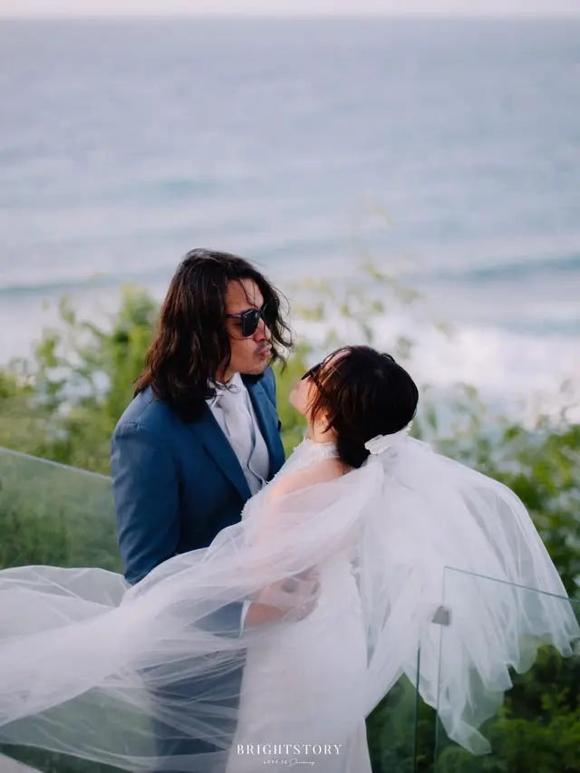 7 Potret Pernikahan Marcello Tahitoe dan Cindy Maria di Bali, Penuh ...