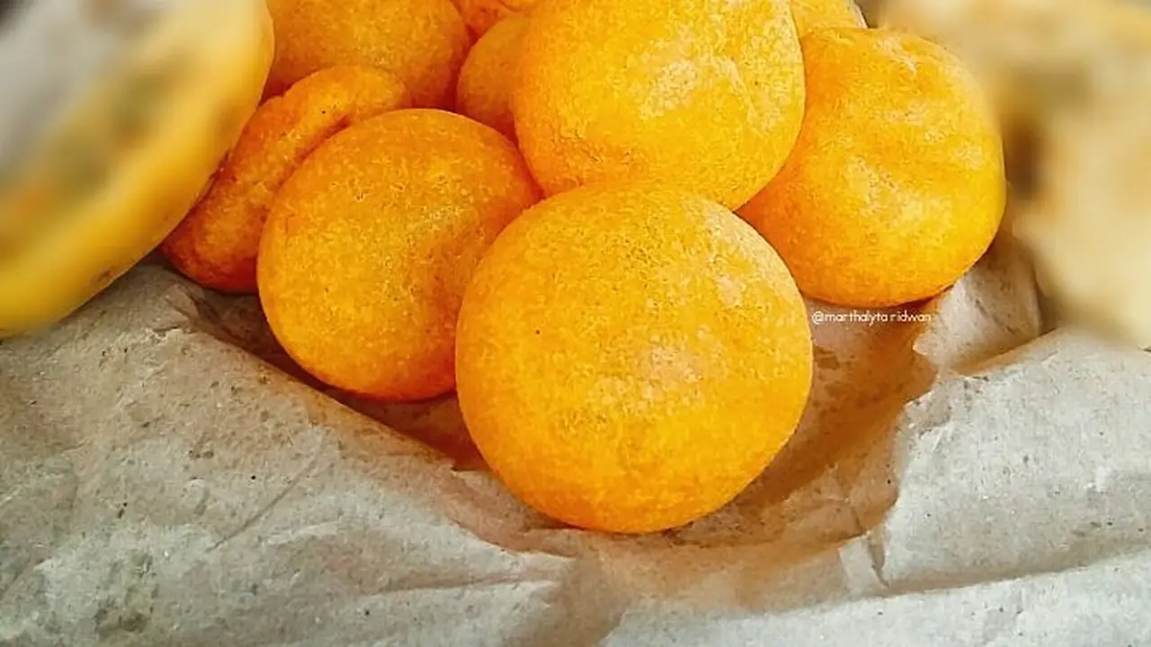 Resep Bola Ubi Kopong, Jajanan Viral Khas 'Street Food' Bandung ...