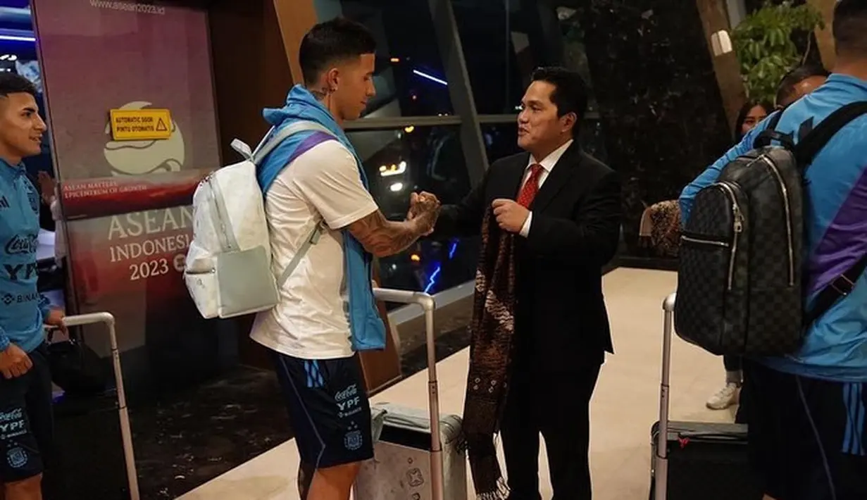 Momen Ketum PSSI Erick Thohir Sambut Langsung Kedatangan Timnas ...