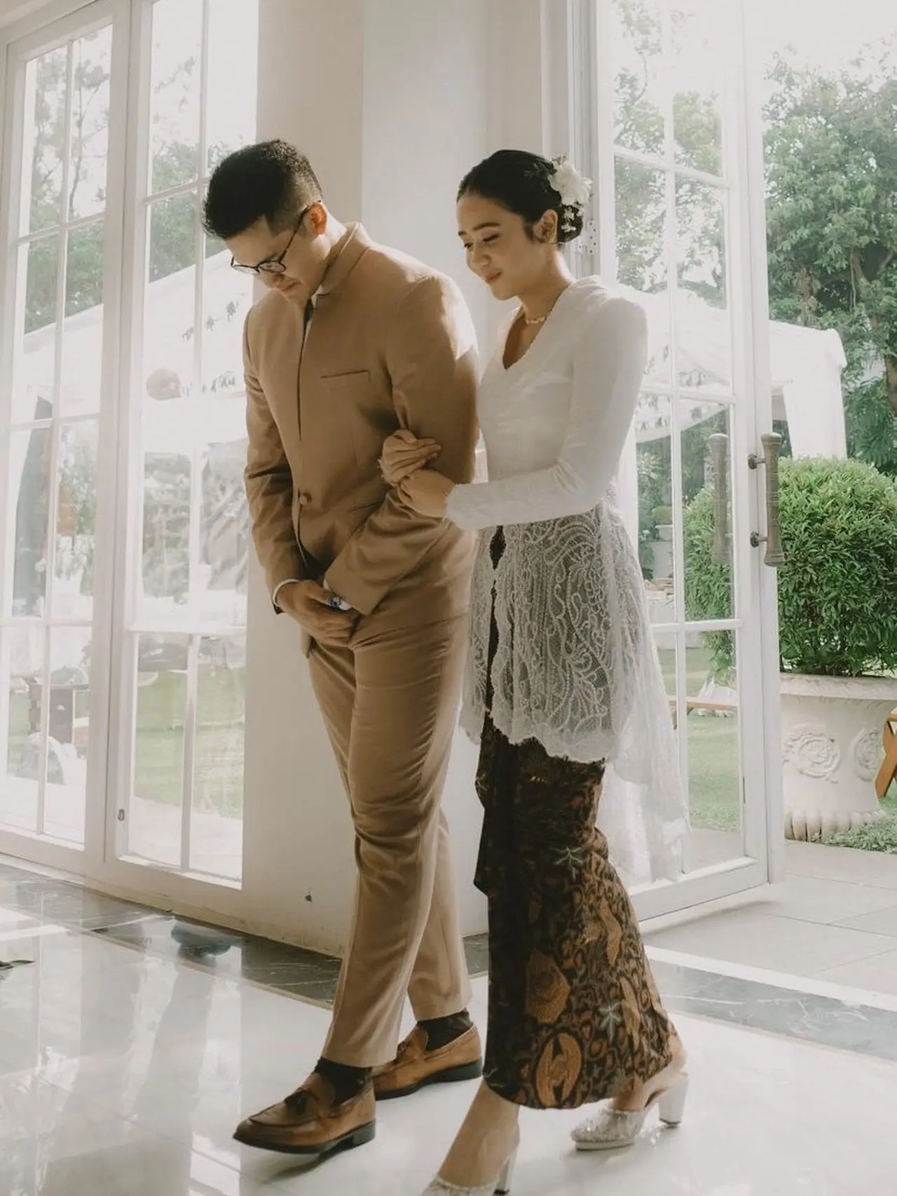 8 Potret Pernikahan Sederhana Vadi Akbar Adik Vidi Aldiano, Intip ...