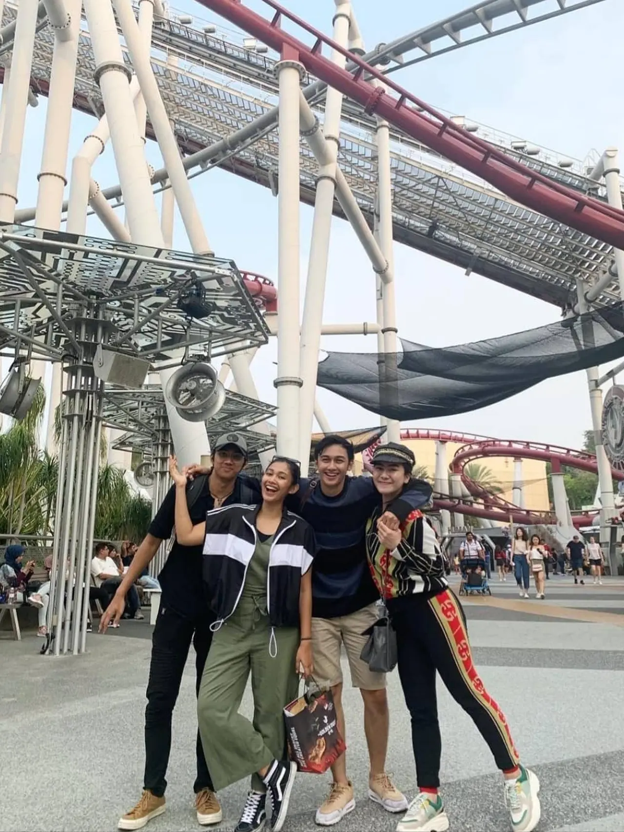 5 Potret Kebersamaan Felicya Angelista dan Saudara Perempuan Caesar ...