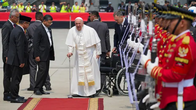 Bertolak ke Papua Nugini, Paus Fransiskus Akhiri Kunjungan Bersejarah di Indonesia - News ...