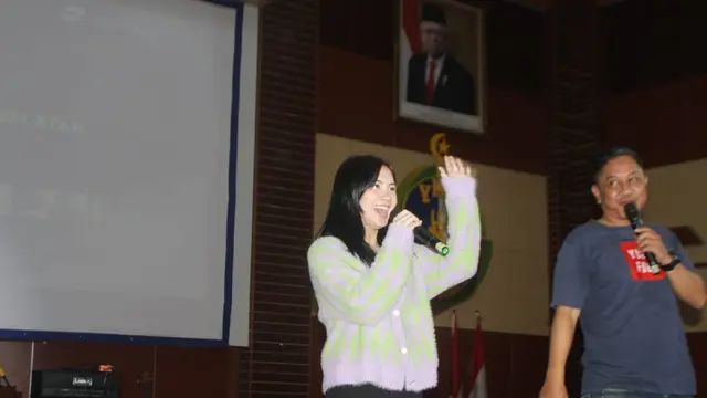 Artis dan Sutradara Film Syirik Mendapat Sambutan Hangat Dari Siswa ...