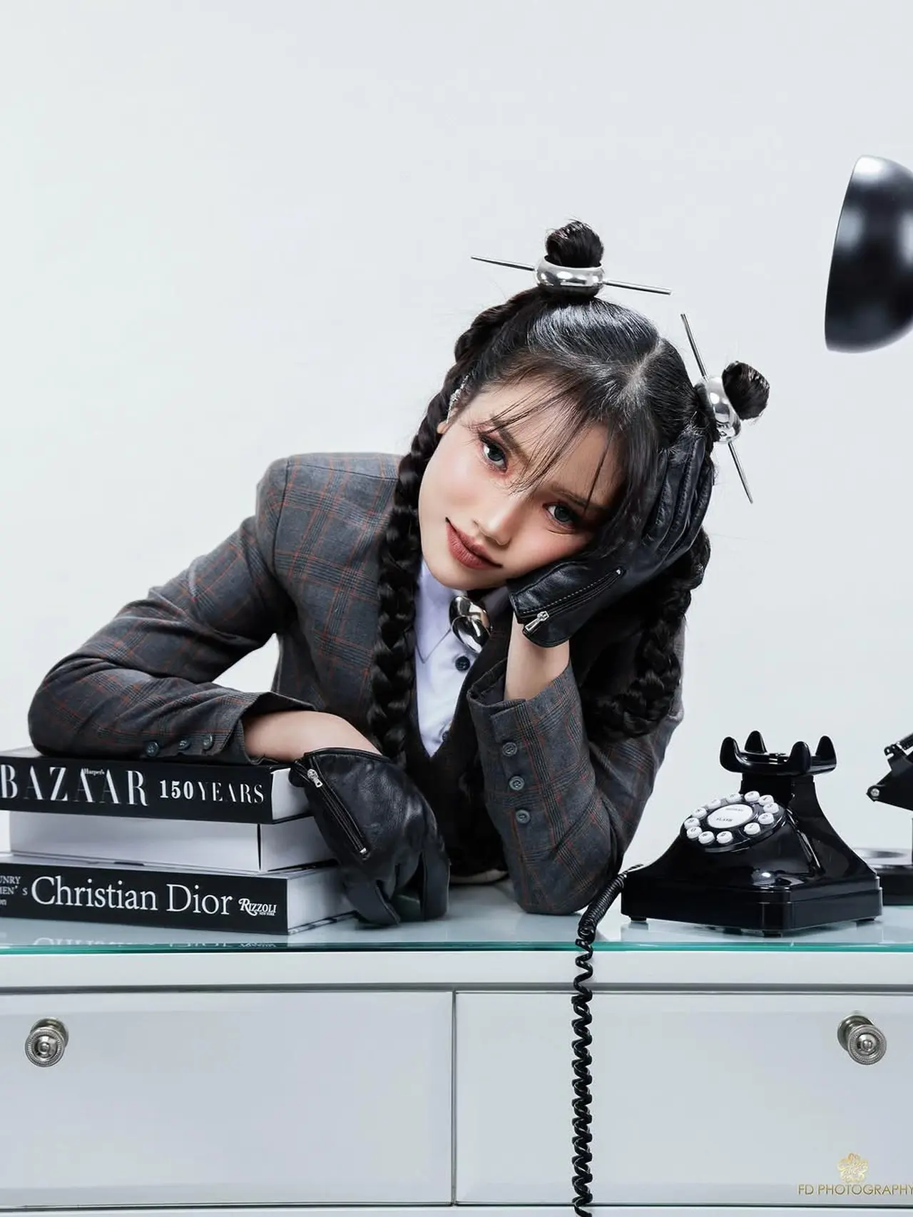 Fuji Bergaya Nyentrik di Pemotretan Terbaru, Tampilan Kece Sampai ...