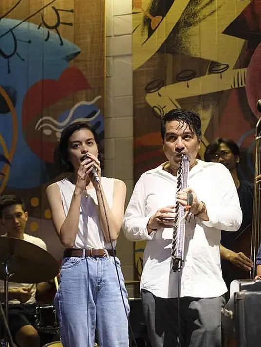 15 Potret Eva Celia dari Kecil Hingga Dewasa - Photo Fimela.com