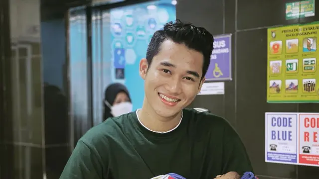 Defri Juliant LIDA Disangka Nikah Diam-Diam Gara-Gara Potret Gendong ...