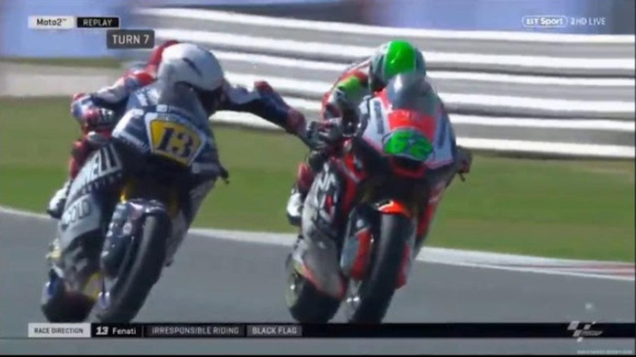 Aksi Pembalap Moto2 Tarik Tuas Rem Lawan Dapat Reaksi Keras